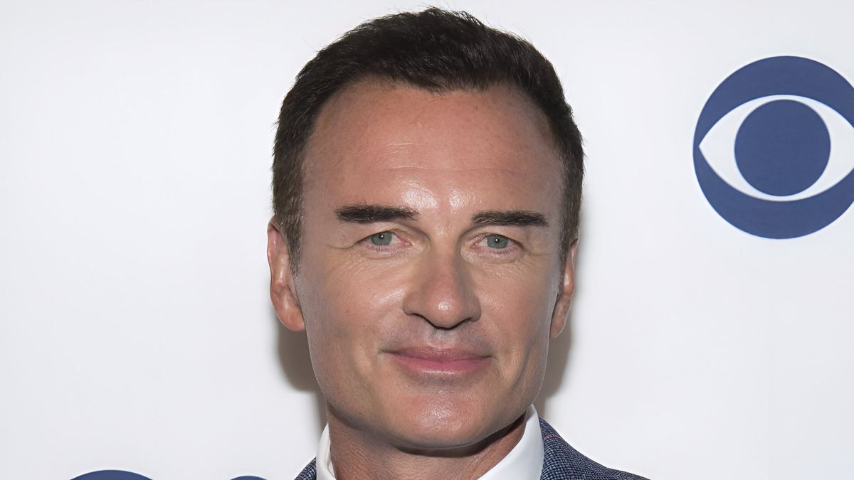 Julian McMahon, quien interpretó a Cole Turner en la serie Embrujadas ...